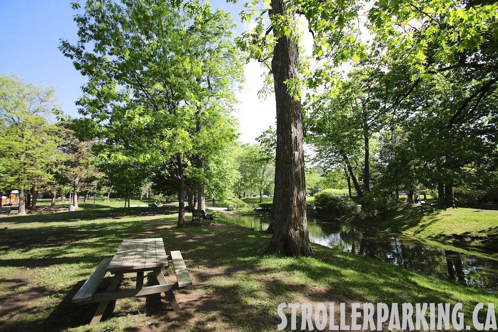 Westmount Park | StrollerParking