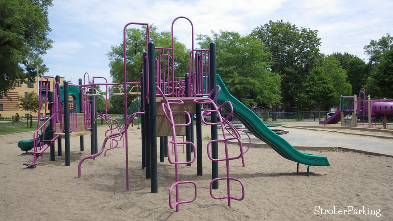 Saint-Clément Park | StrollerParking